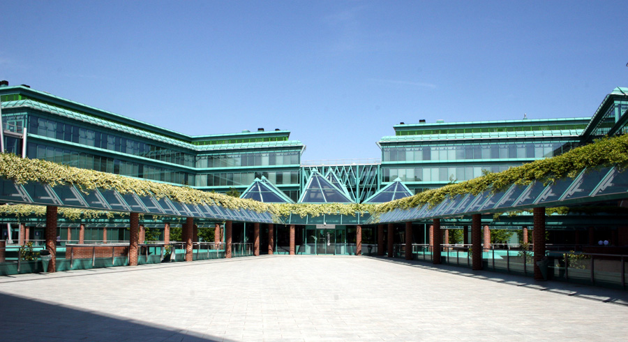 Peverelli design, construction and maintenance of green - centro ...