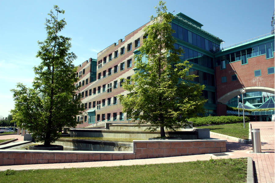 Peverelli design, construction and maintenance of green - centro ...