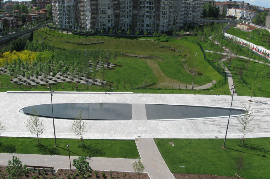 Peverelli design, construction and maintenance of green - city life